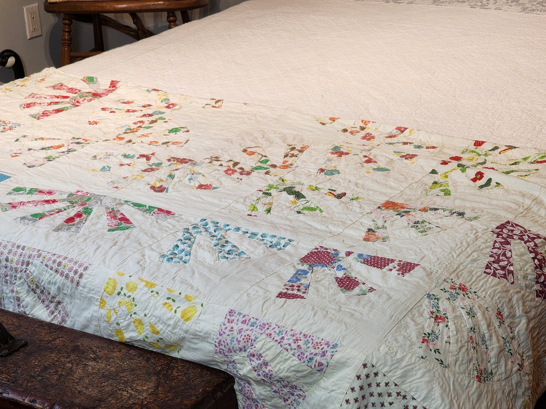 Magnificent Vintage Quilt, Colourful Rising Sun Quilt, Likely From the ...