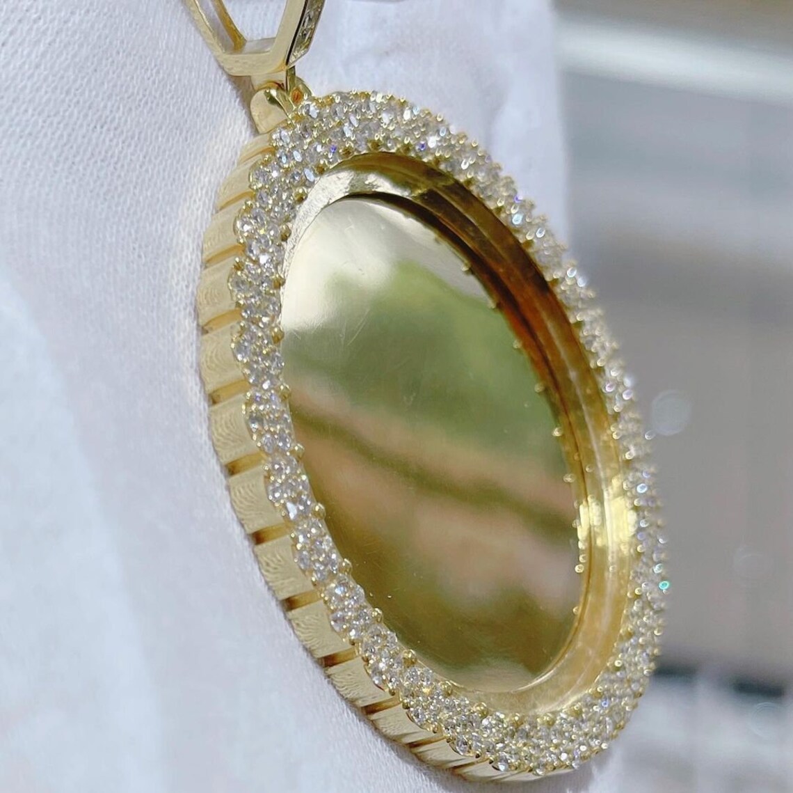 Custom VVS Memory Pendant, 14K Solid Gold Iced Out Lab Diamond Photo ...