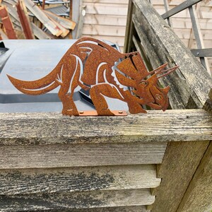 Set of 5 Rusty Metal Dinosaur Fence Post Topper, Garden T-rex Dinosaur ...