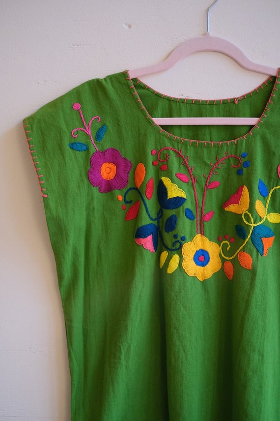 1970's Floral Hand Embroidered Top - Gem