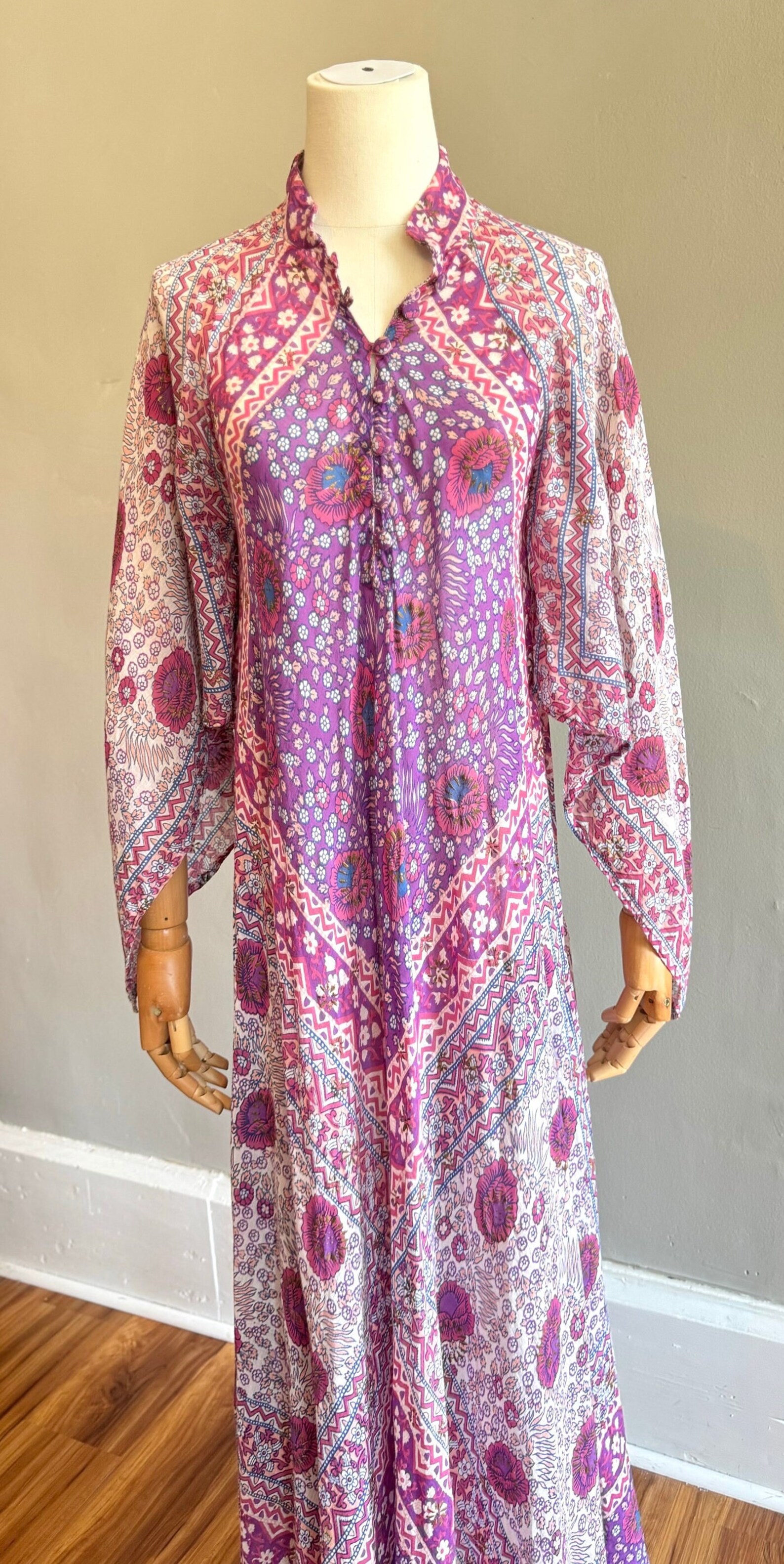 Iconic Vintage 1970s Indian Block Printed Cotton Gauze Angel Sleeve ...