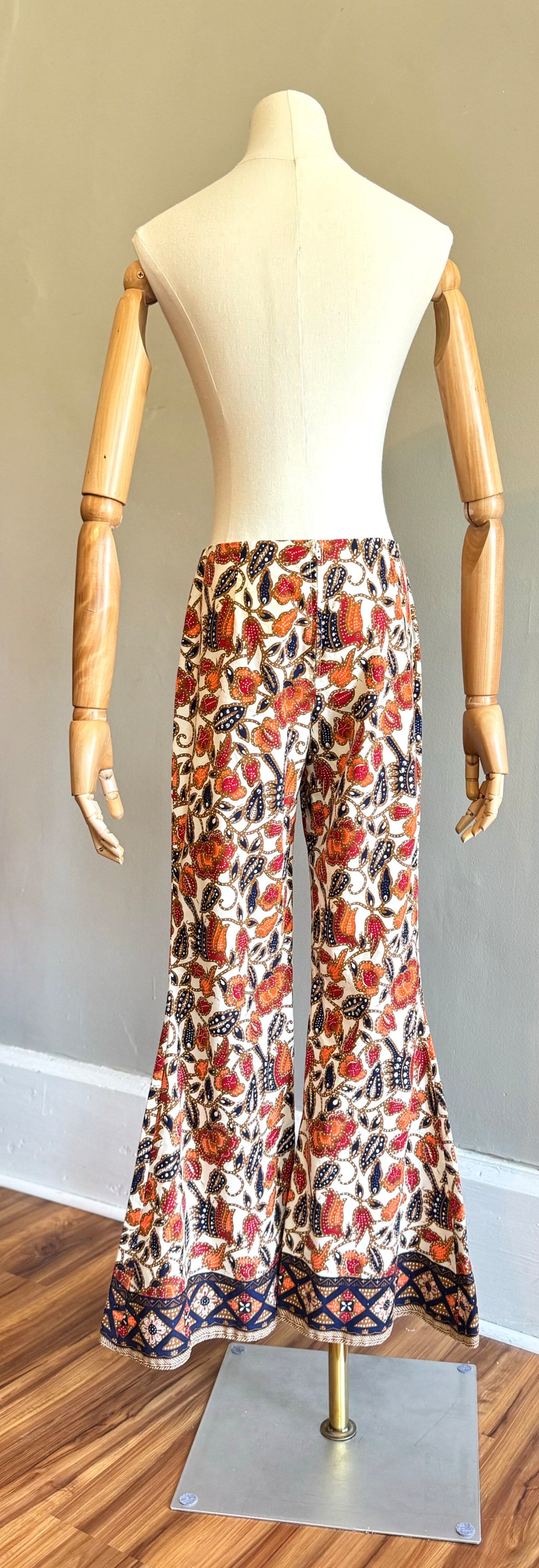 Vintage 1960s Batik Print Cotton Hip Hugger Bell Bottom Flare Pants Xs ...