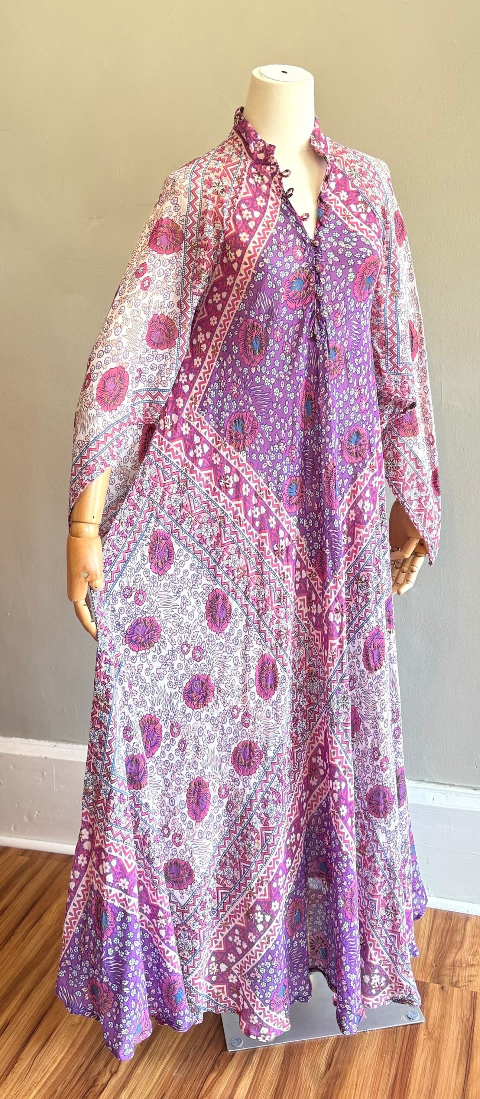 Iconic Vintage 1970s Indian Block Printed Cotton Gauze Angel Sleeve ...