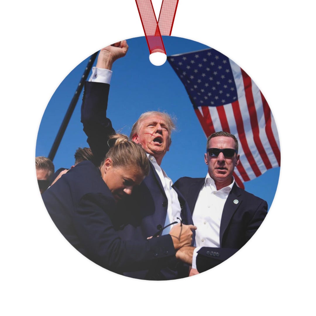 Donald Trump Viral Photo Keepsake Ornament With Fight! Fight! Fight! on ...