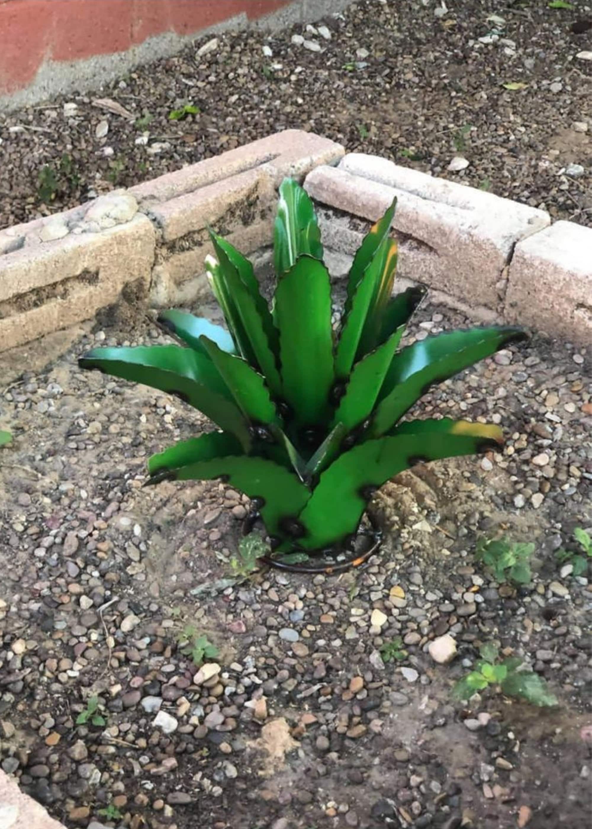 Decorative Rustic 12 Metal Agave Garden Art, Flower Garden Stake Yard ...