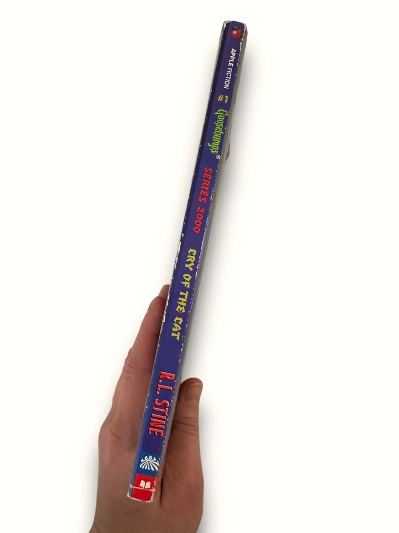 Goosebumps Series 2000 R.L. Stine. Cry of the Cat 1. Scholastic 1998 ...