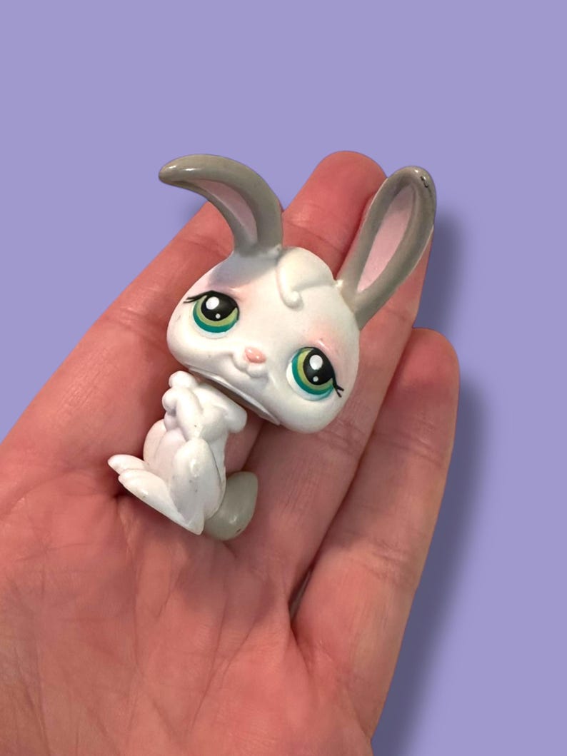 Authentic Littlest Pet Shop LPS #211 White and Gray Rabbit Pink Green ...