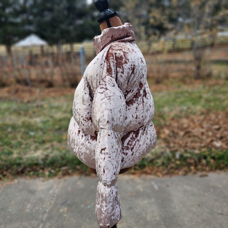 Fabletics Wander Crushed Velour Cropped Puffer Jacket Women Size L, NWT ...