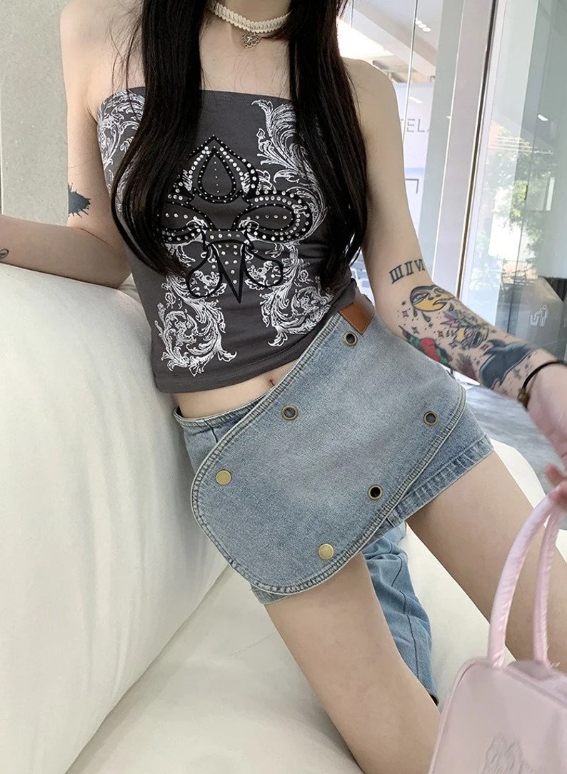 Chic High-waisted Denim Mini Skirt in Light Wash Street Style Staple ...