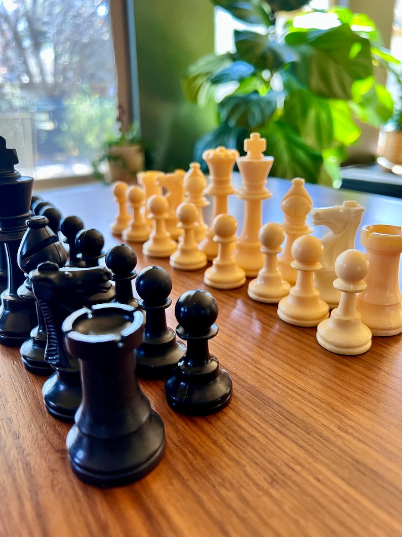 Vintage 1970 Chess Game, Antique Chess, Vintage Chess, Spanish Chess ...