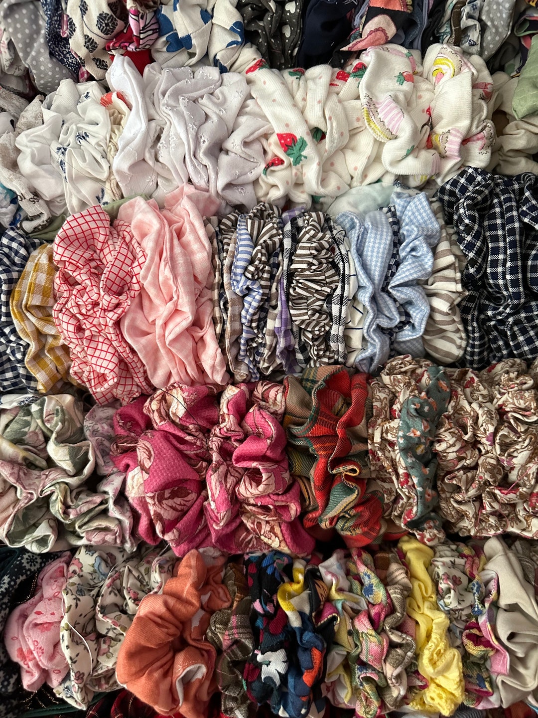 Assorted Chouchou Hair Accessories Set, Scrunchie Barrettes Bundle ...