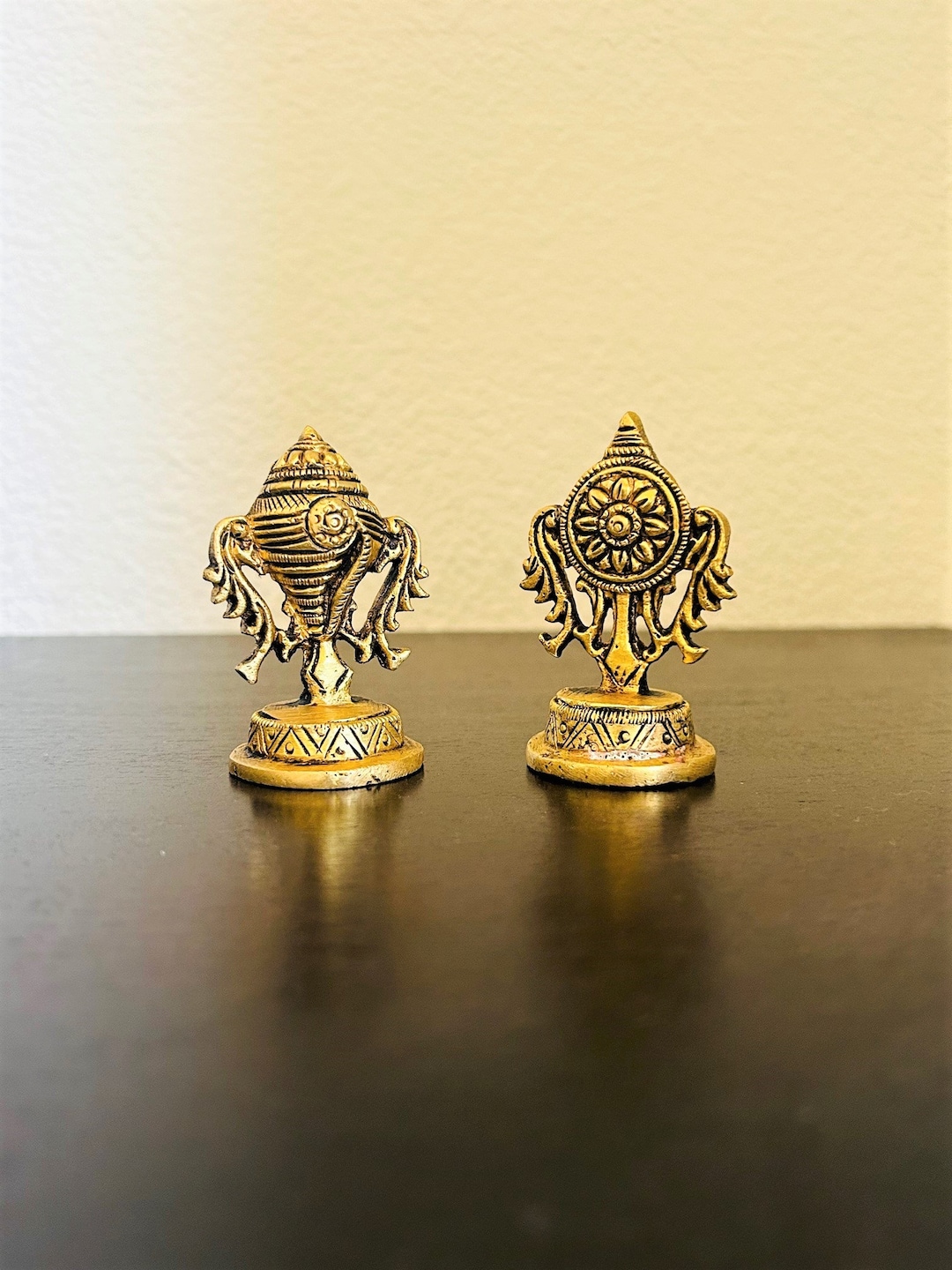 Sankhu Chakra Table Top Vishnu Murthy - Etsy