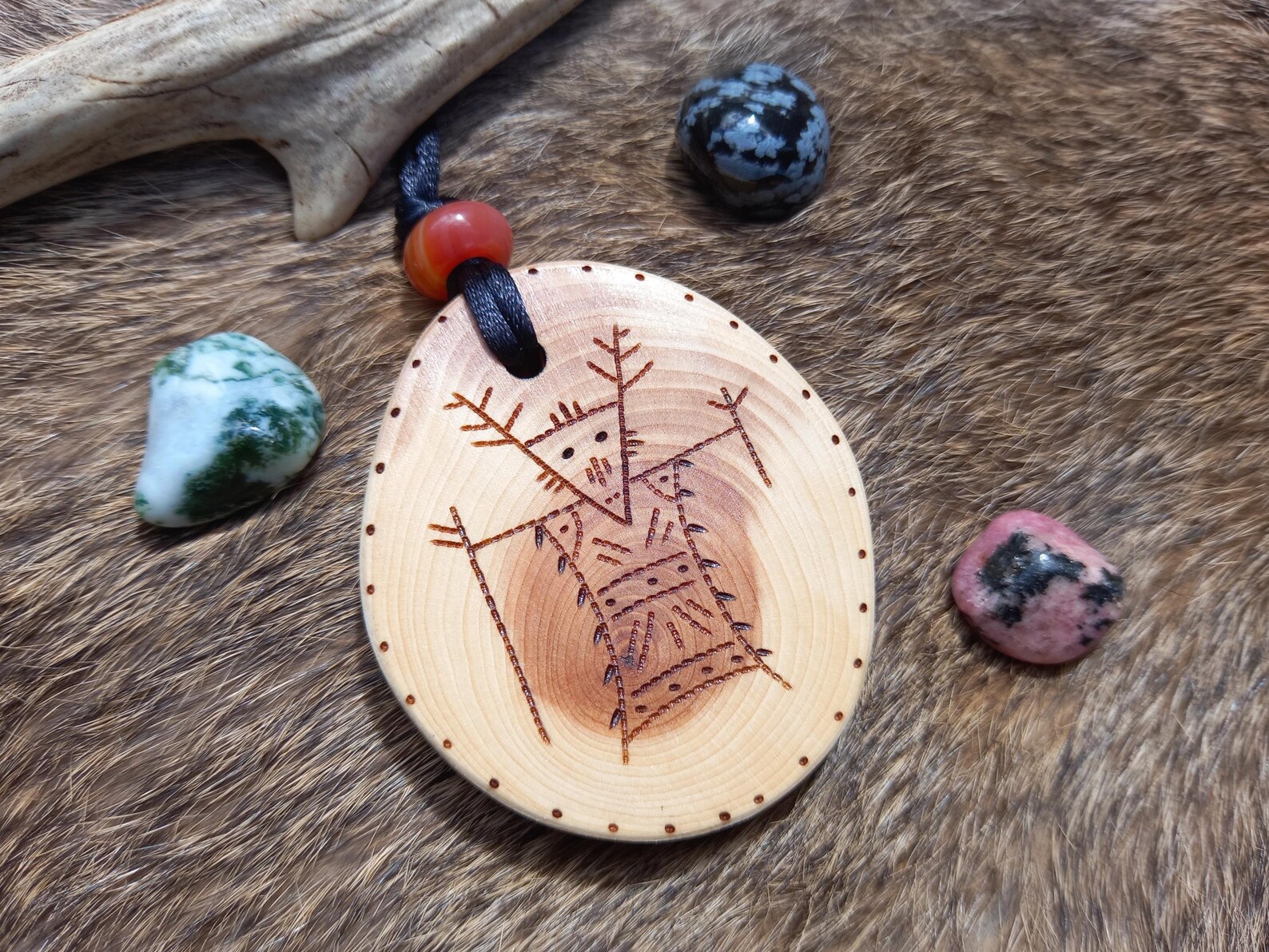 Nordic Raven Shaman Wooden Necklace, Tree Annual Rings Pattern ...