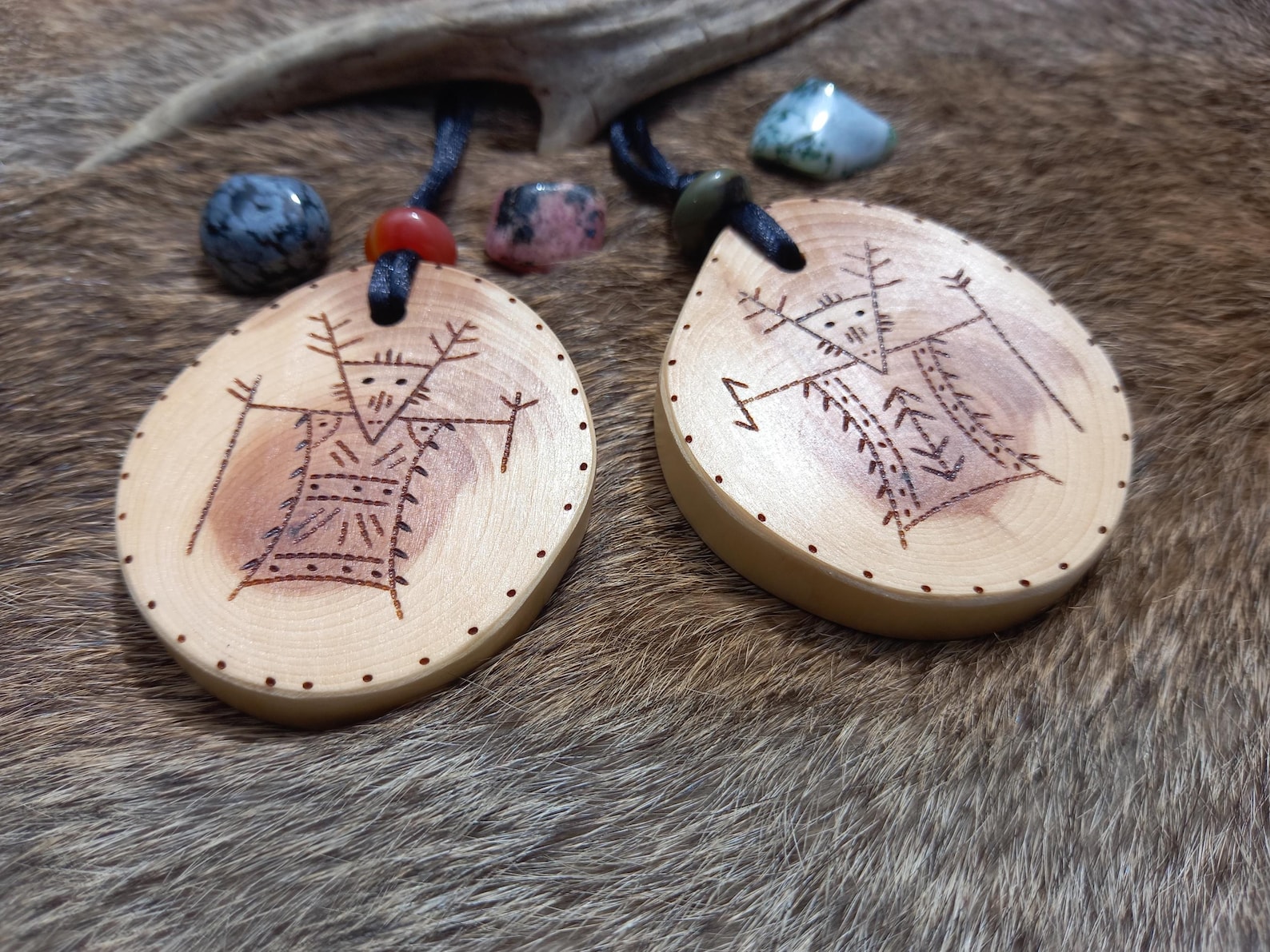 Nordic Raven Shaman Wooden Necklace, Tree Annual Rings Pattern ...