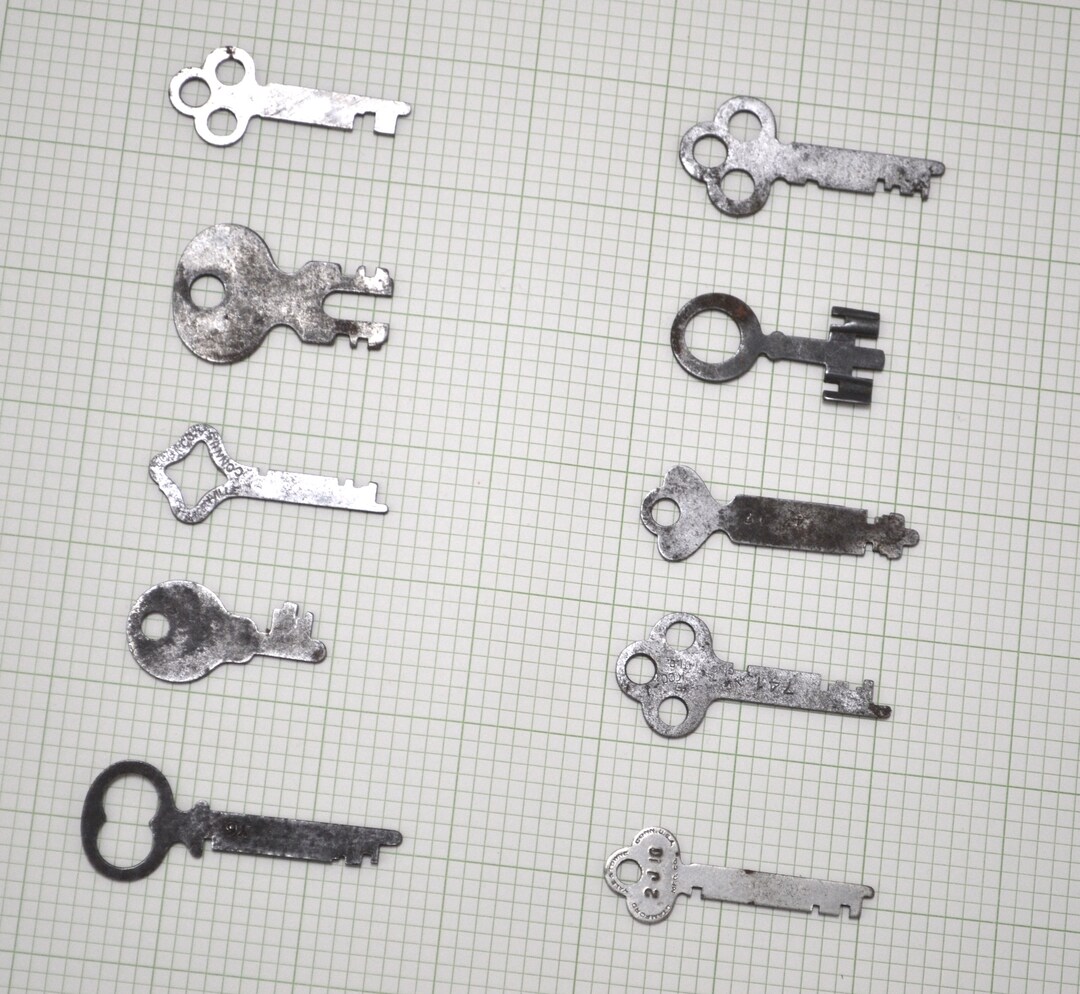 Old Flat Keys - Rusty Keys - Junk Journal Supplies - Etsy