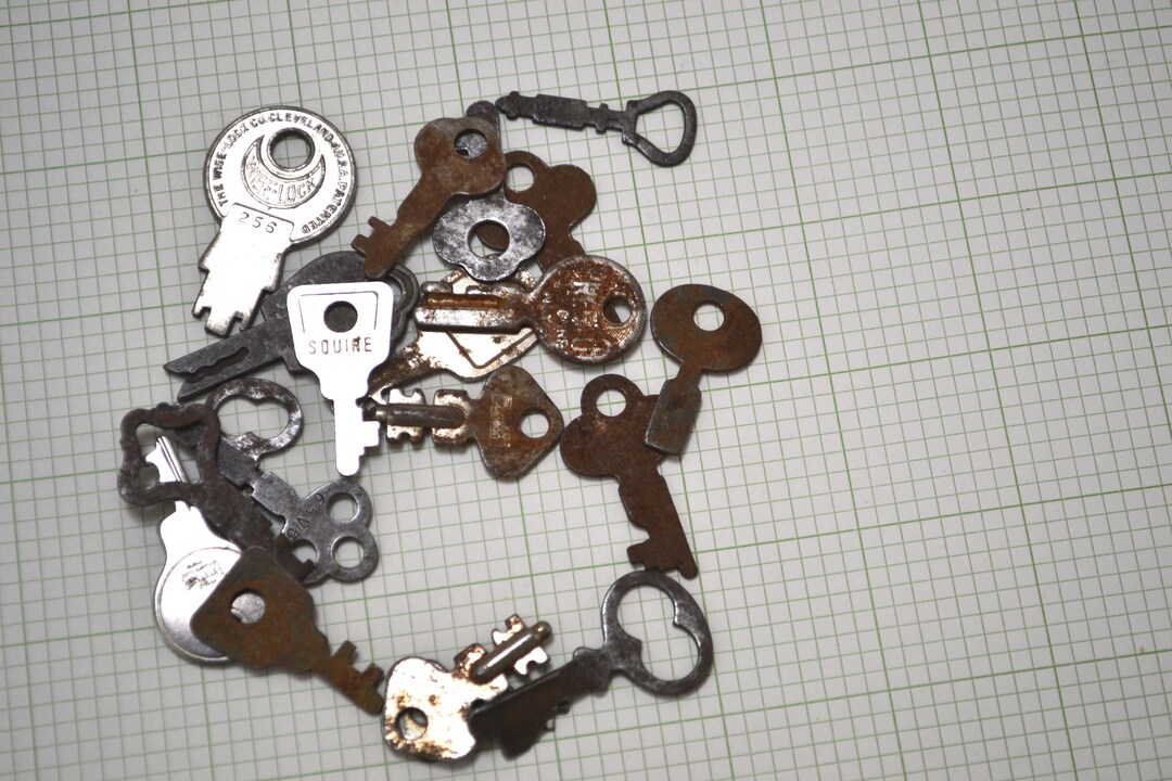 Old Small Keys - Rusty Keys - Junk Journal Supplies - Etsy