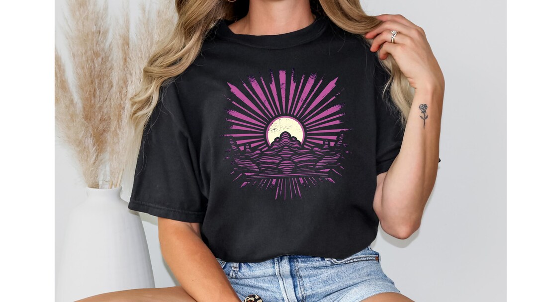 Purple Sunburst Vintage, Boho, Vintage Tshirt, Spring Clothing - Etsy