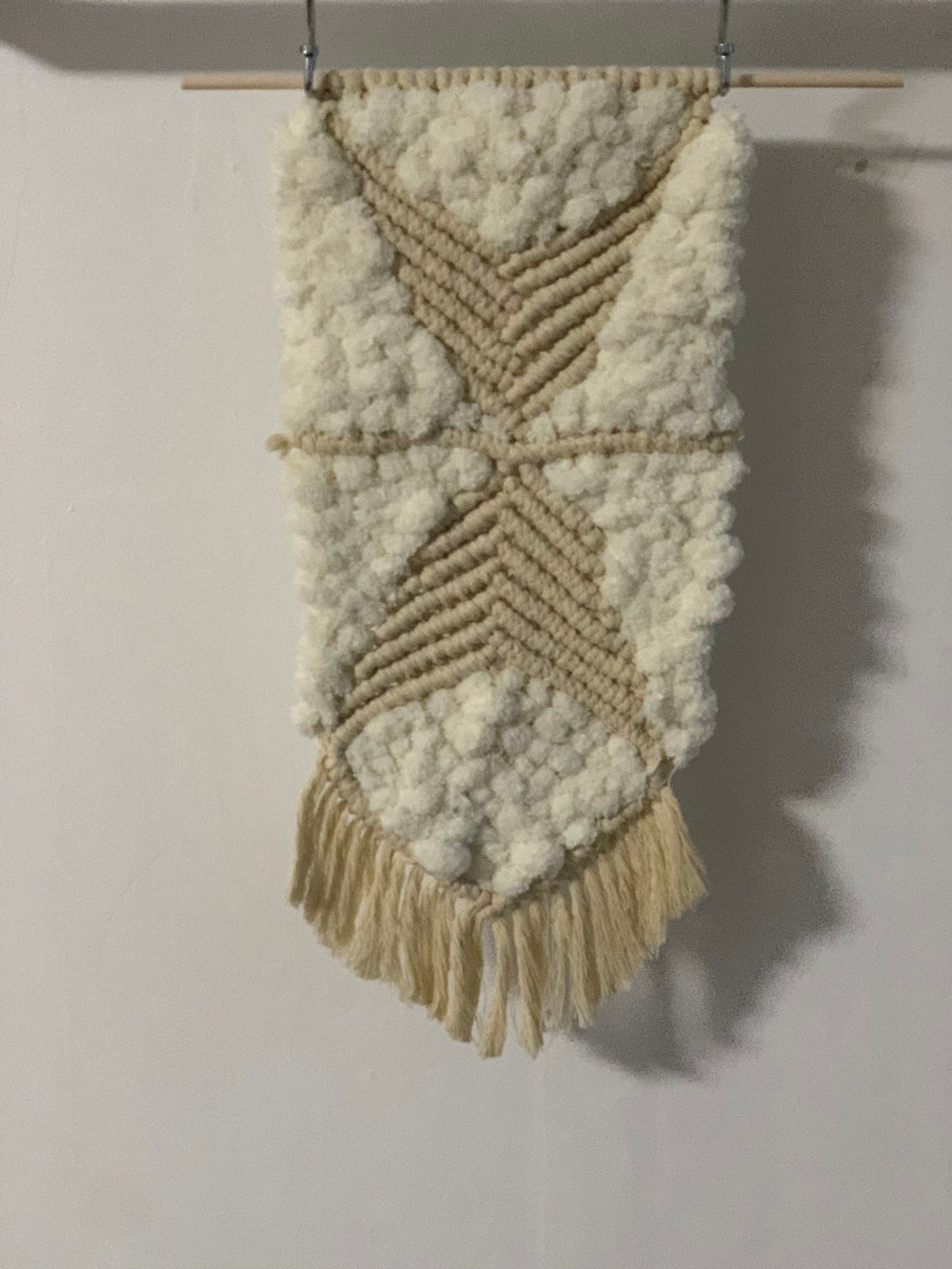 C Simple Macraweave With Soft, Chunky White Yarn on 13 Dowel X 16 ...