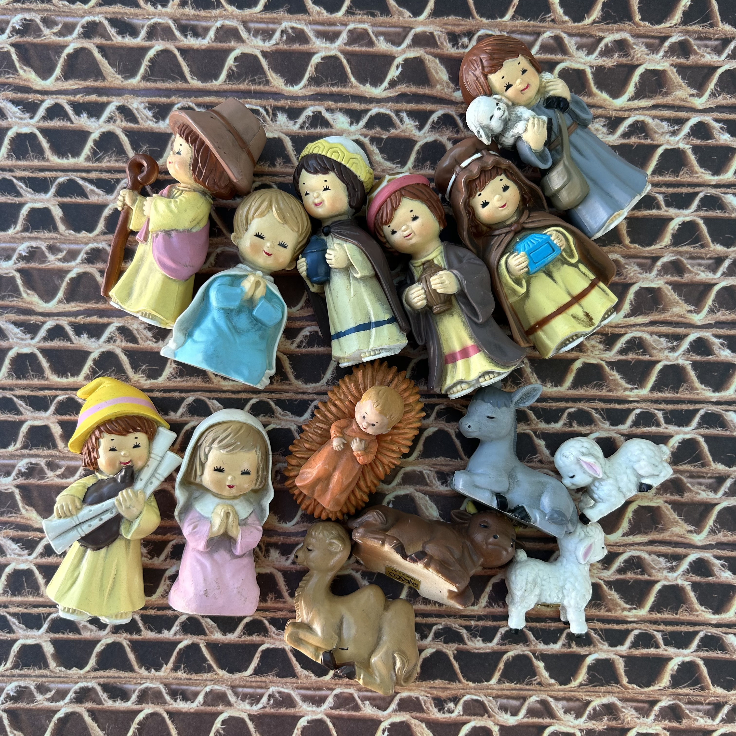 Vintage Enesco Nativity Set of 14, Hard Plastic Figurines C36 - Etsy