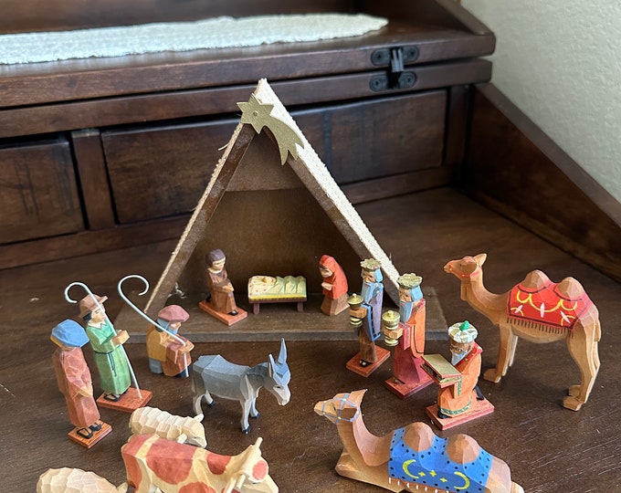 Original Erzgebirge - 16 Piece Hand Carved and Painted - Made in German ...