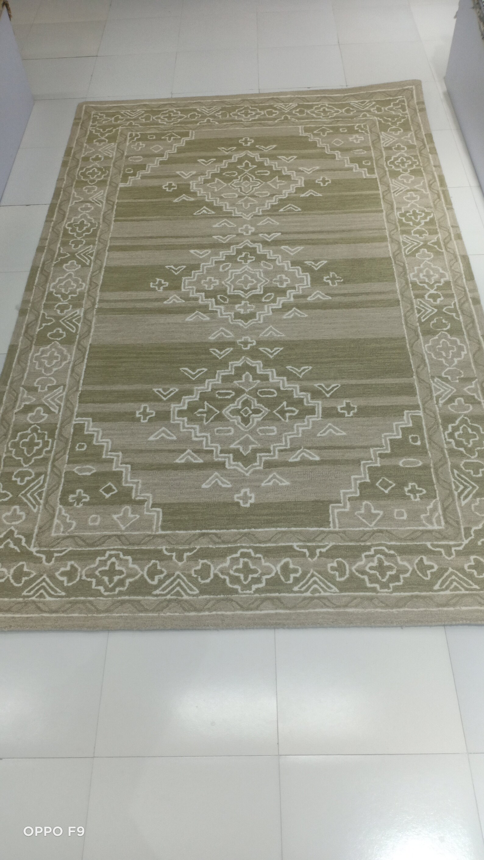 Harmony in Sage: Artisanal Hand-tufted Rugs for a Peaceful Home Vintage ...