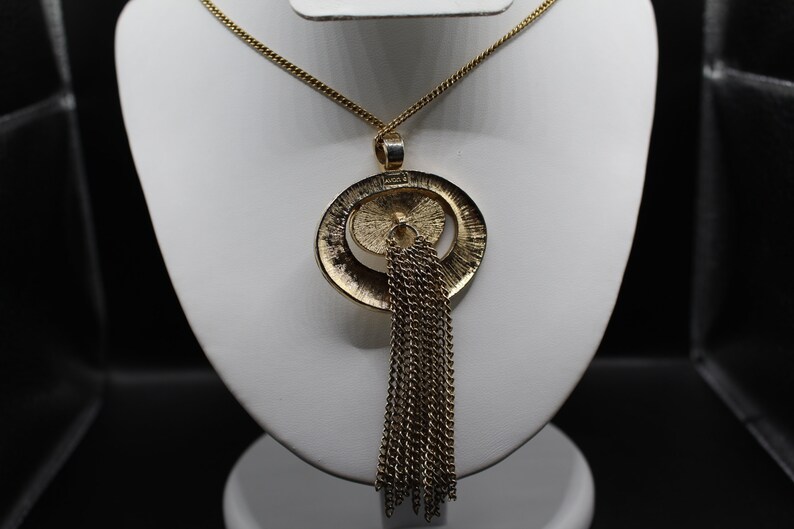 Vintage AVON Necklace 18" Chain With Oval Pendant. Pendant Has 10 ...