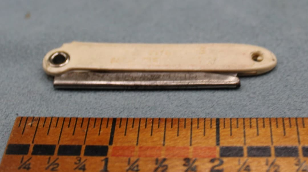 Vintage Advertising Razor Knife Mcdaniel Furs Springfield MO. GITS ...