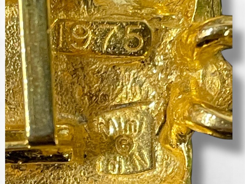 Mimi DN Squirrel Belt Buckle 1975 - Excellent Condition! Proceeds for ...