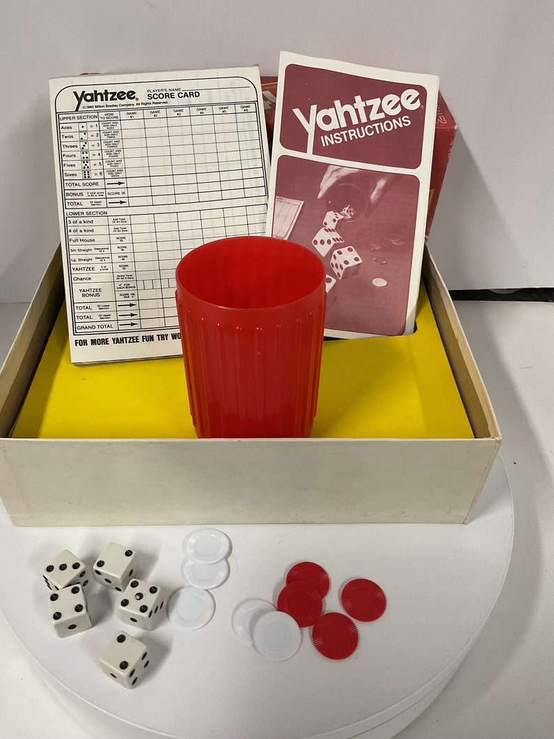 Vintage YAHTZEE Dice Game Milton Bradley 1982 - Etsy