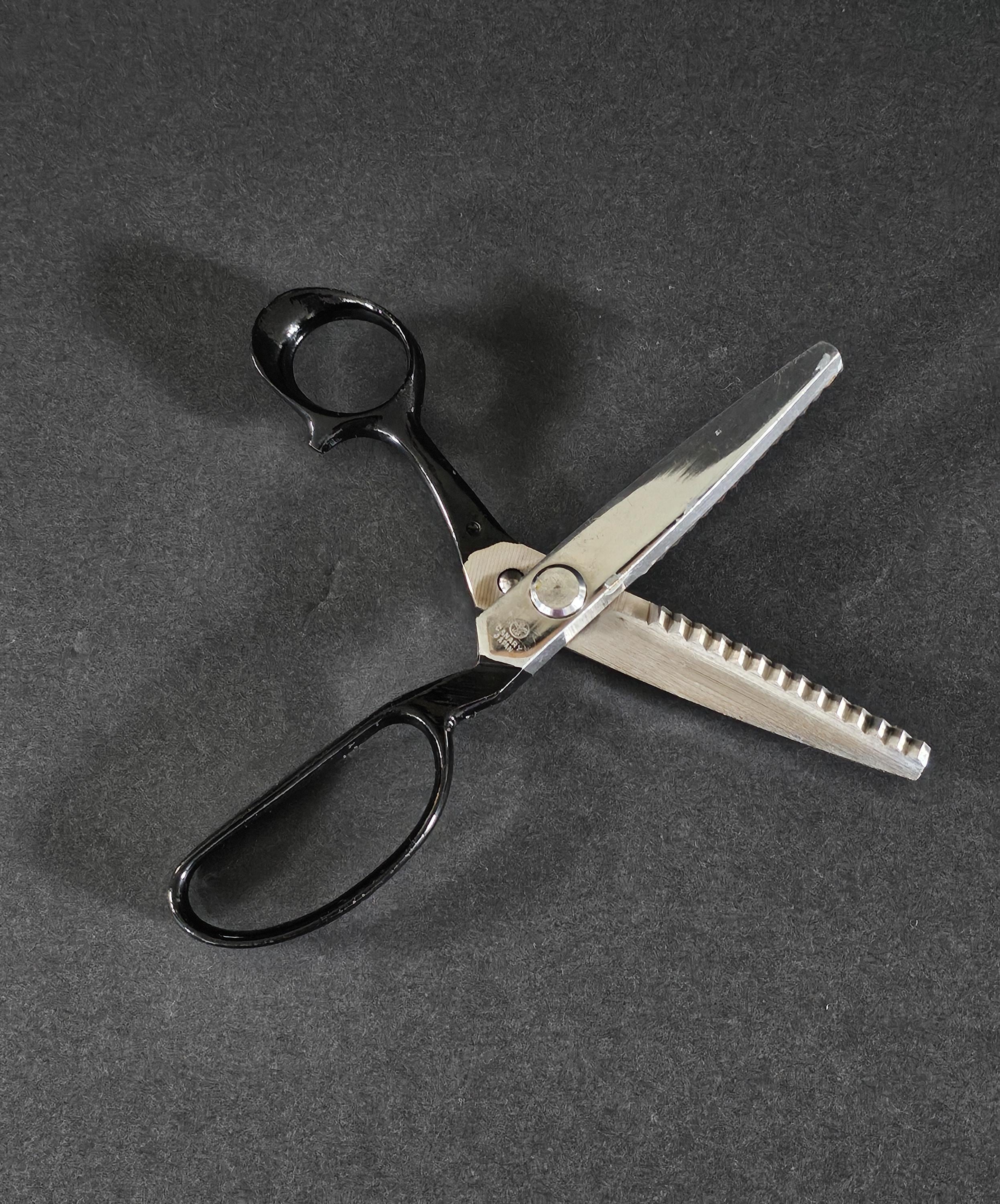 Vintage 1960's Red Canary 8" Pinking Shears - Etsy