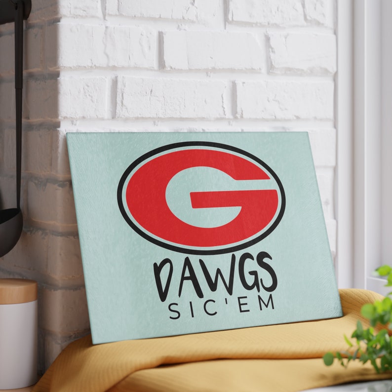 DAWGS Sic' Em Glass Cutting Board UGA Fan Gift UGA Gift - Etsy