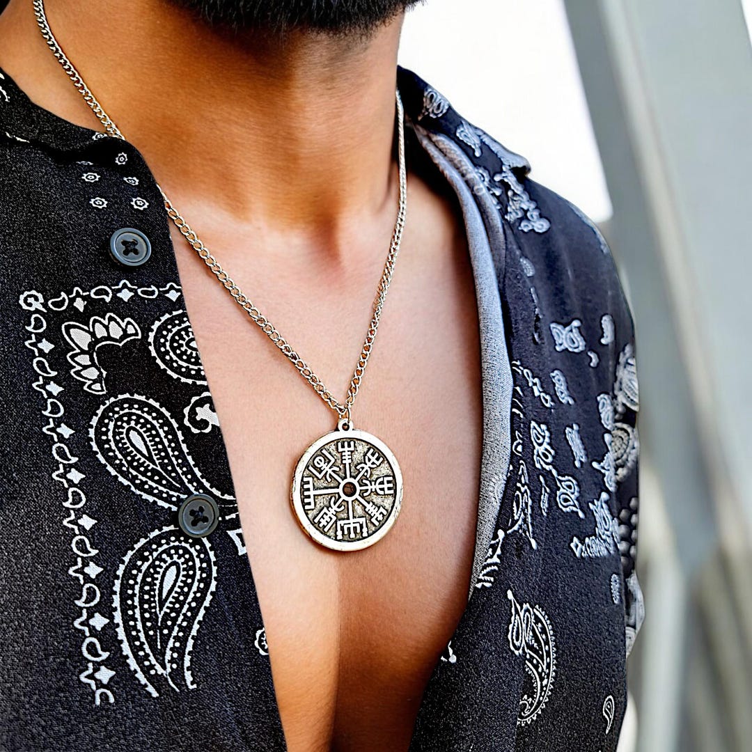 Collar con brújula de guerrero vikingo para hombre, símbolo de Odín ...