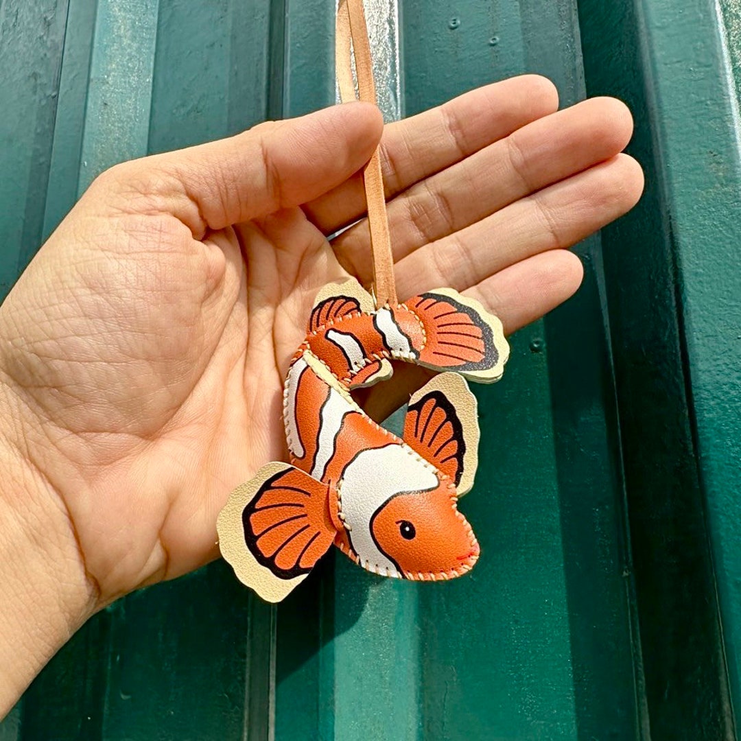 Handmade Leather Nemo Bag Charm: Unique Keychain Gift - Etsy