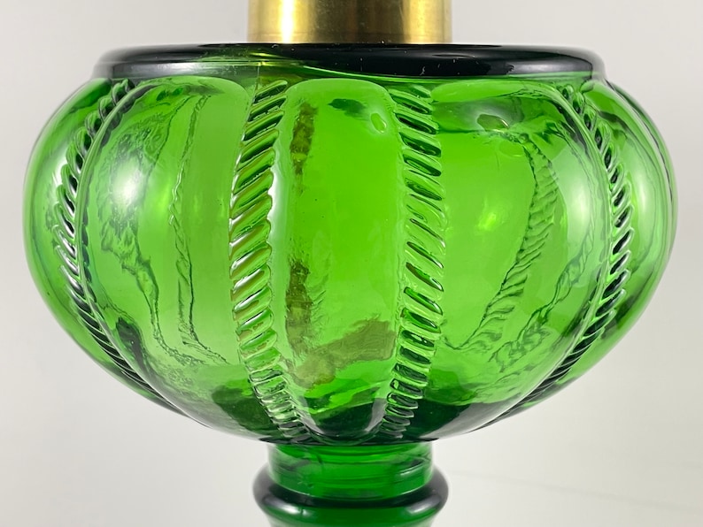 Late Victorian Findlay Green Fishscale and Cable Oil Lamp / Dalzell ...