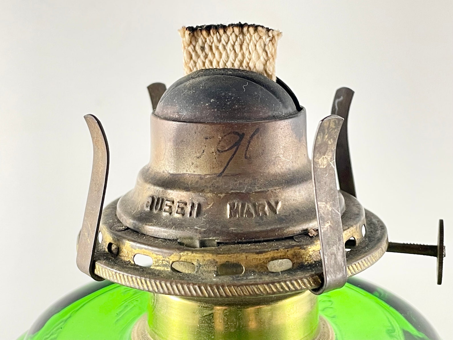 Late Victorian Findlay Green Fishscale and Cable Oil Lamp / Dalzell ...