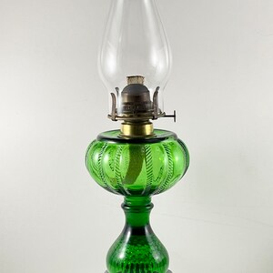 Late Victorian Findlay Green Fishscale and Cable Oil Lamp / Dalzell ...