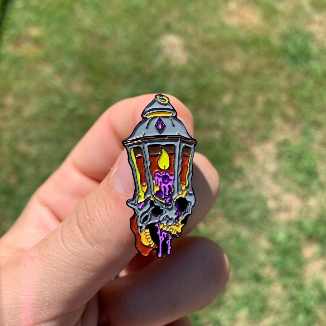 Melting Lamp Skull Pin-creative, Edgy, Crafty, Cute, Stylish, New ...