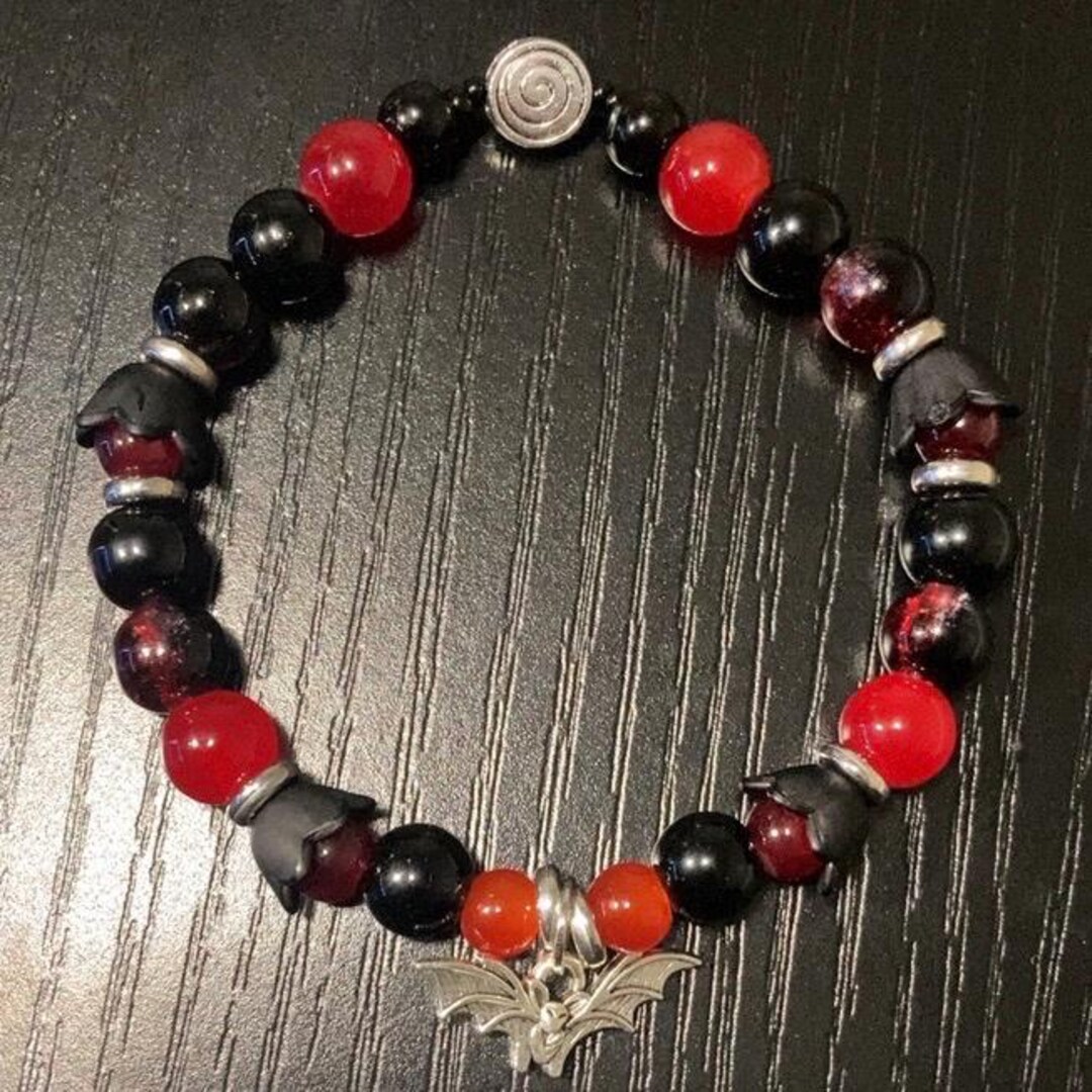 Vampires Kiss Bracelet - Etsy