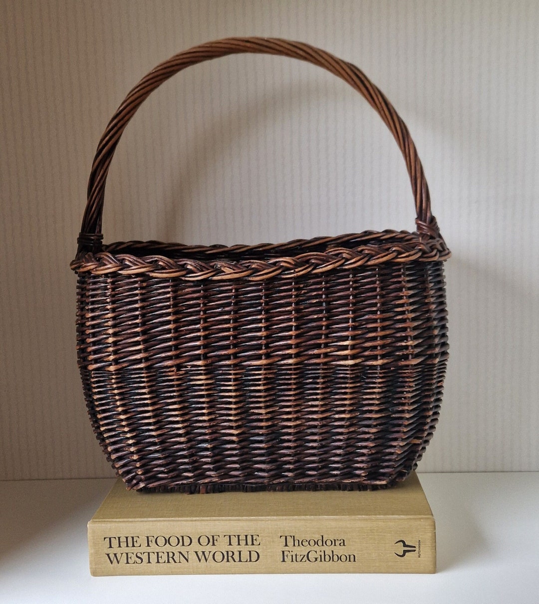 French Brocante Country Basket, Vintage Basket, Cozy Home Decor, Rustic ...