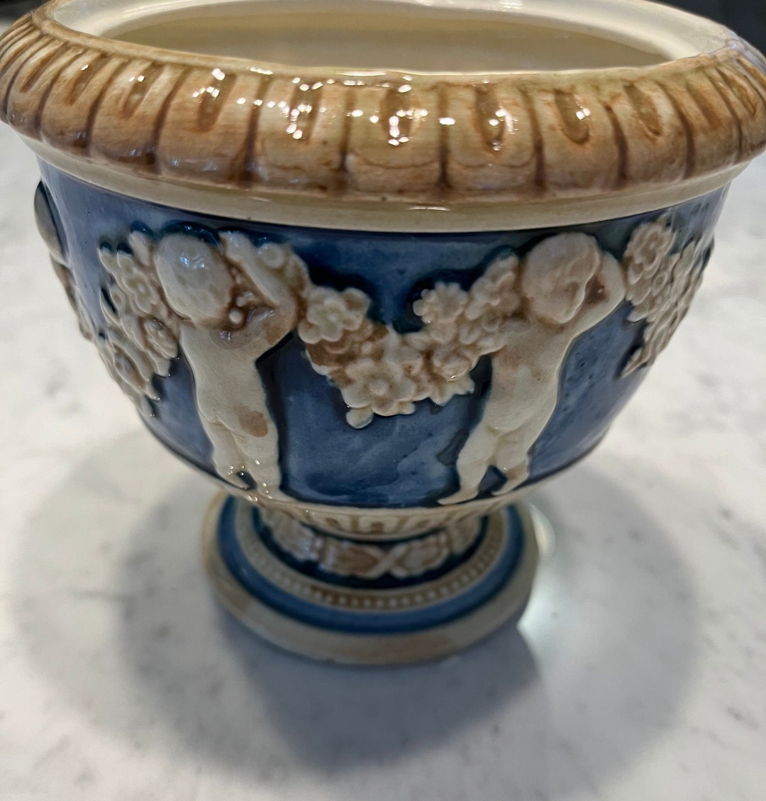 Maruhon Ware Hand-painted Bas-relief Pedestal Bowl - Circa the 1920s to ...