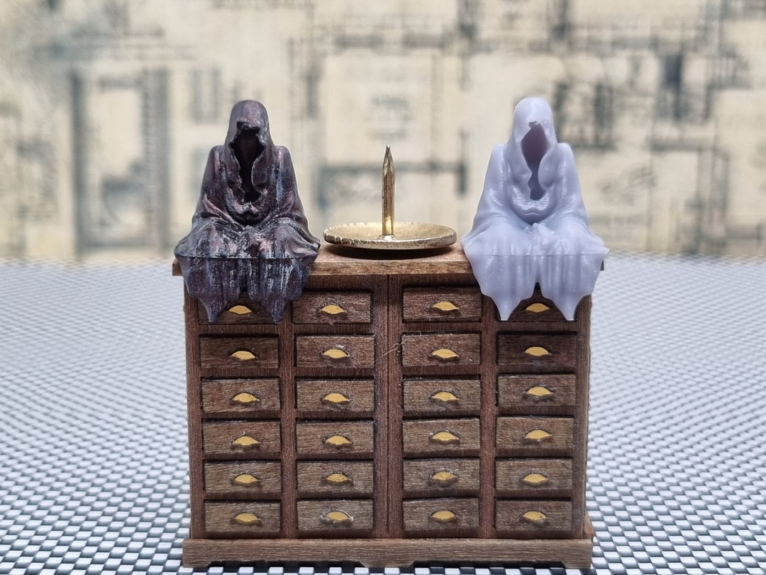 Miniature, 1/48th Scale, Undecorated Sitting Faceless Ghost - Etsy