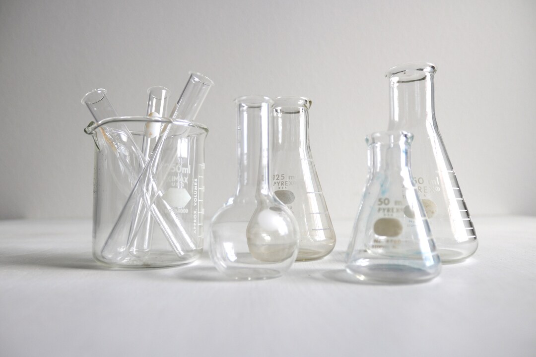Vintage Chemistry Laboratory Glassware Pyrex Lab Glass Flasks Vintage ...