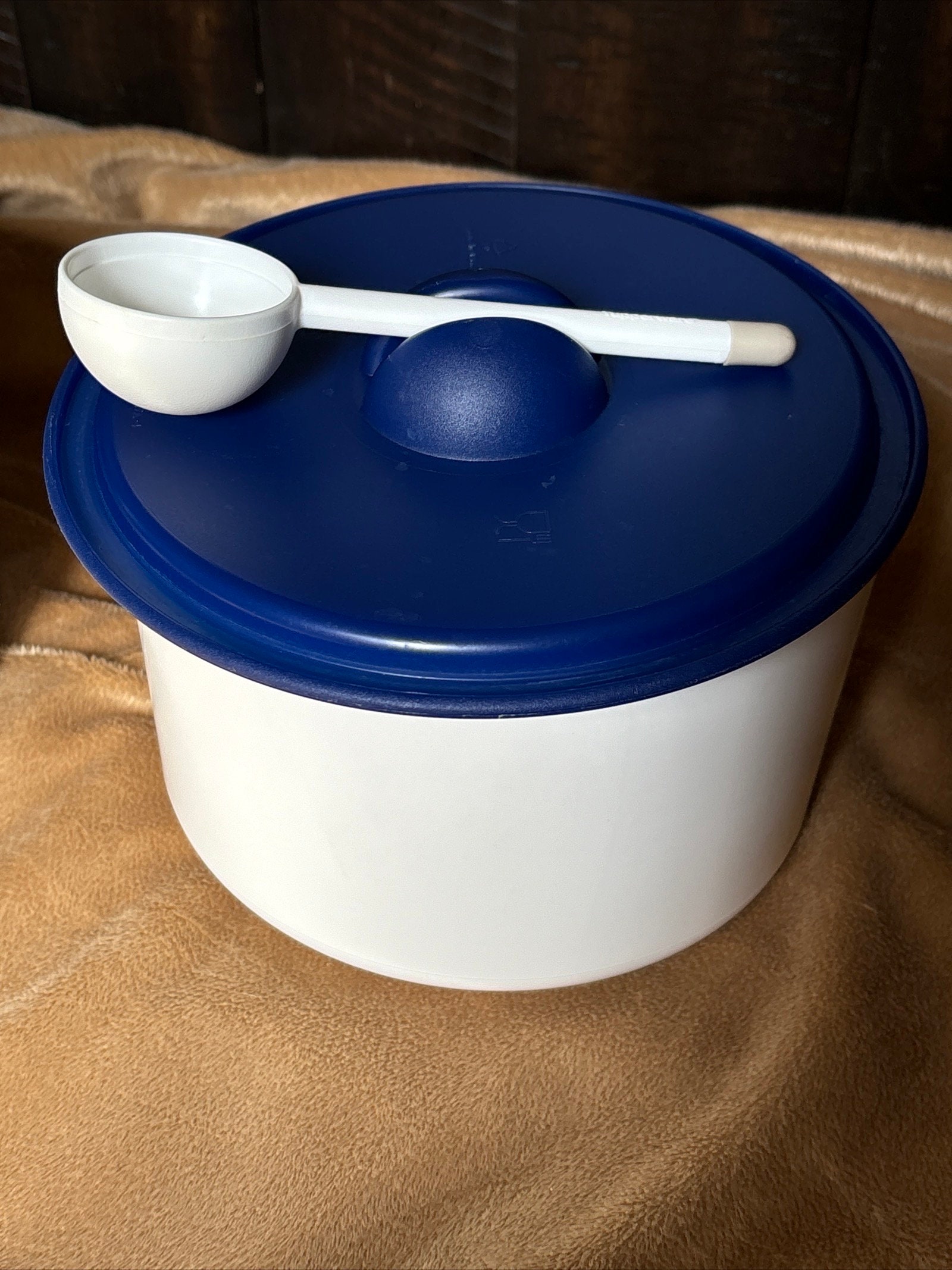 Tupperware Coffee House Canisters Set of 2 With Scoop Spoon Blue Lids ...