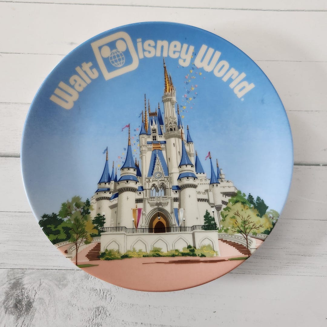 Vintage Disney Plate - DISNEYLAND - Made in Japan, Disney Memorabilia ...