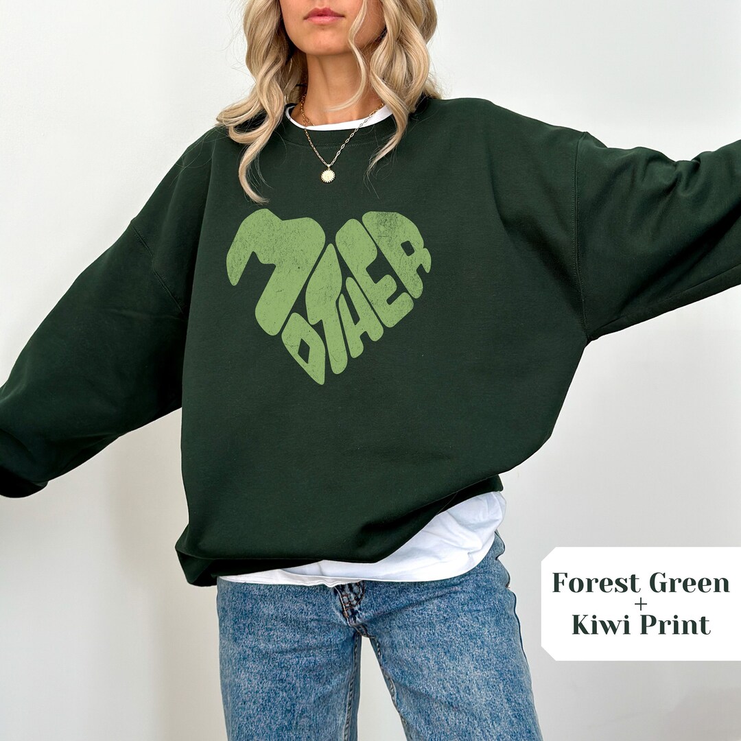 Retro Heart Mother Sweatshirt, Custom Color Crewneck, Mothers Day Gift ...