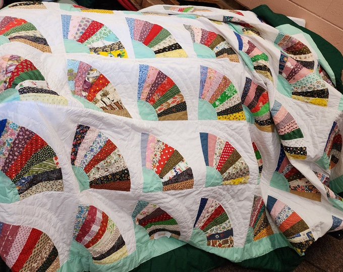 Vintage Handmade Quilt With Fan Pattern - Etsy