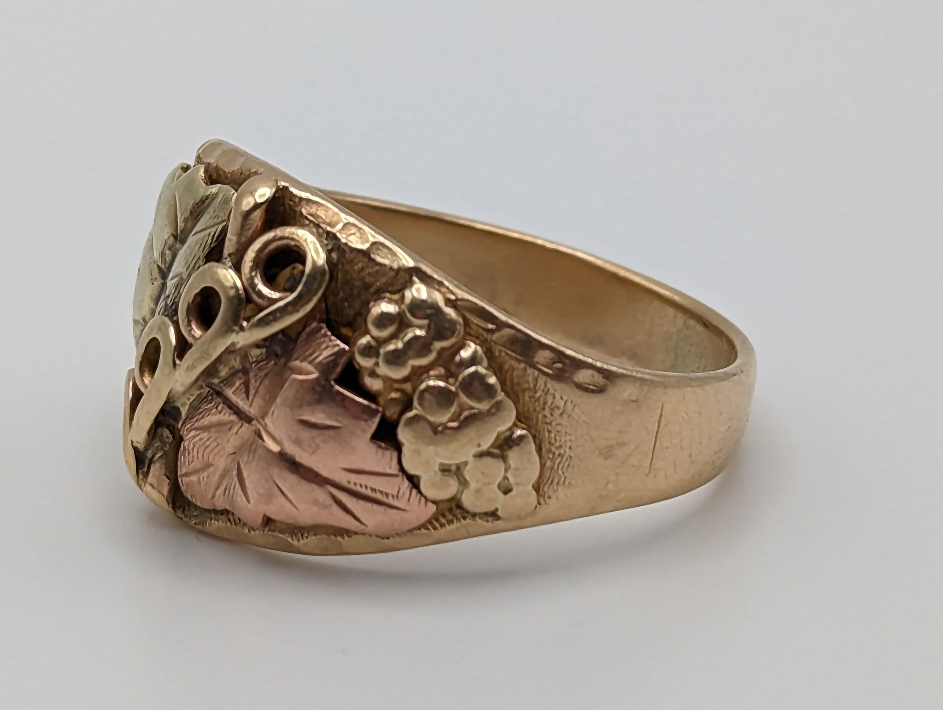 Vintage Heavy 8gr Black Hills Gold Ring. 10k Multi-tone Gold Black ...