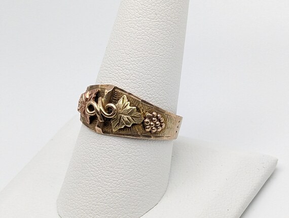 Heavy Black Hills Gold Ring. 10k Multi-tone Gold Blac… - Gem