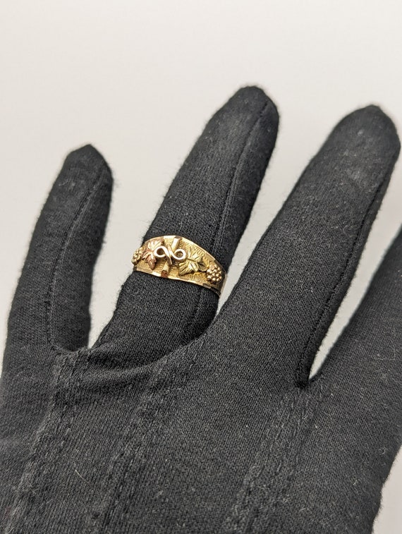 Heavy Black Hills Gold Ring. 10k Multi-tone Gold Blac… - Gem