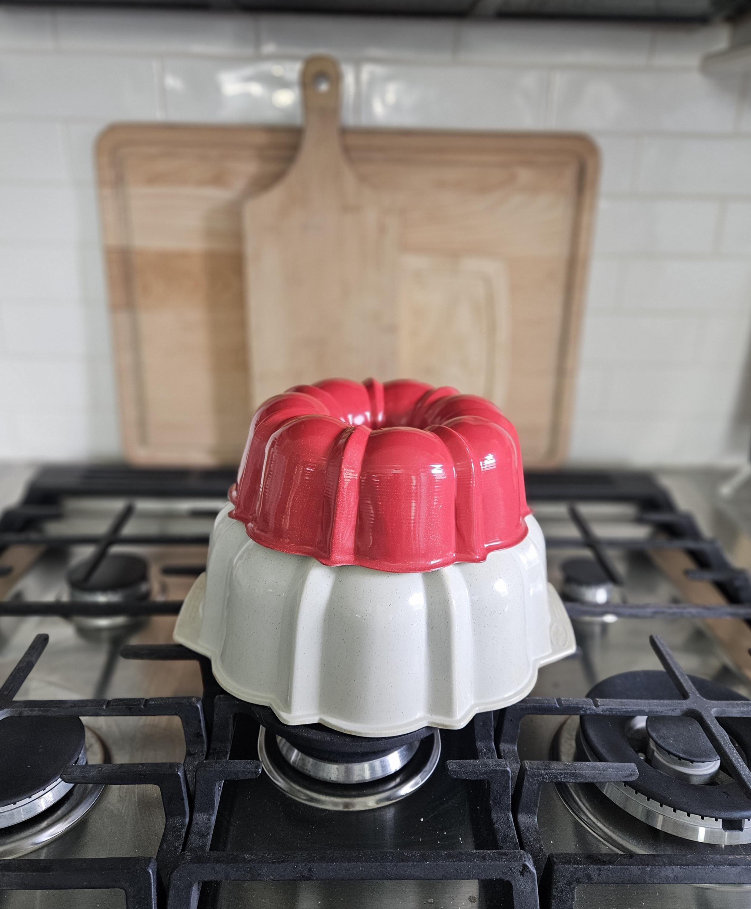 Set of Vintage Red & Ivory Nordic Ware Bundt Pans, Pair of Tube Pans, 8 ...